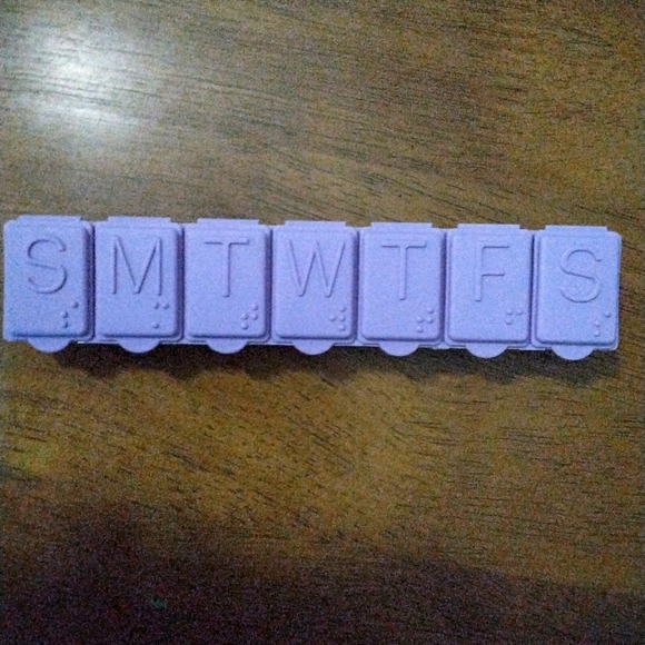 UNBRANDED | Accents | 7 Day Pill Box Sight Impaired | Poshmark